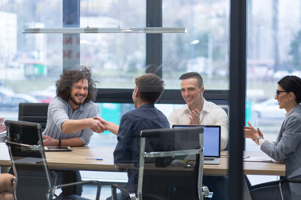 Sugestões sobre como lavrar atas de reuniões na língua inglesa